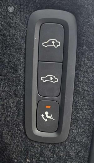Pelēks Volvo XC90 2015 Viļņa, ar dzinēja tilpumu 2.00 L un nobraukumu 290 tūkst. km par 15000 €, foto 19 vietnē AUTOMOTO.COM.LV