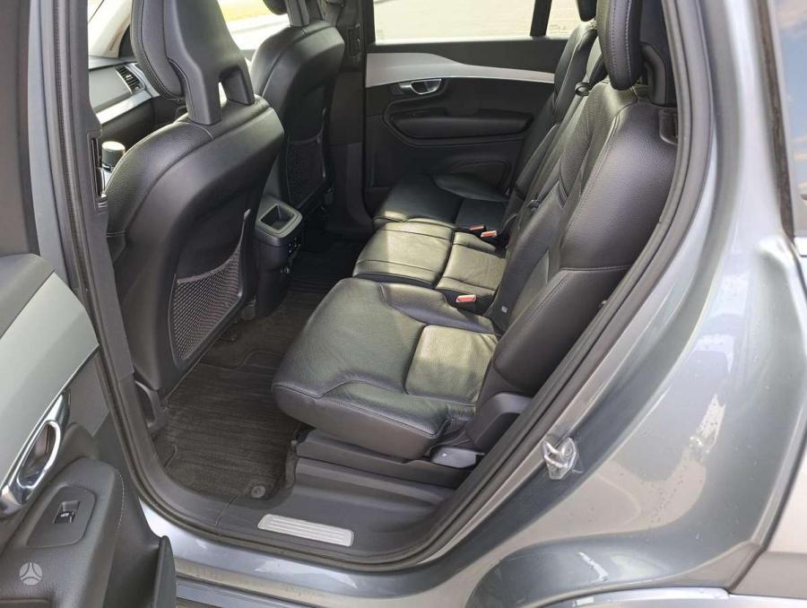 Grey Volvo XC90 2015 in Kaunas, with an engine capacity of 2.00 L and mileage of 249 thousand km for 16800 €, photo 17 on AUTOMOTO.COM.LV