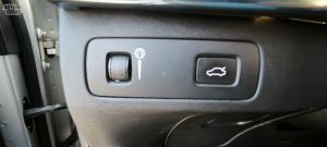 Grey Volvo XC90 2015 in Klaipeda, with an engine capacity of 2.00 L and mileage of 380 thousand km for 18999 €, photo 7 on AUTOMOTO.COM.LV