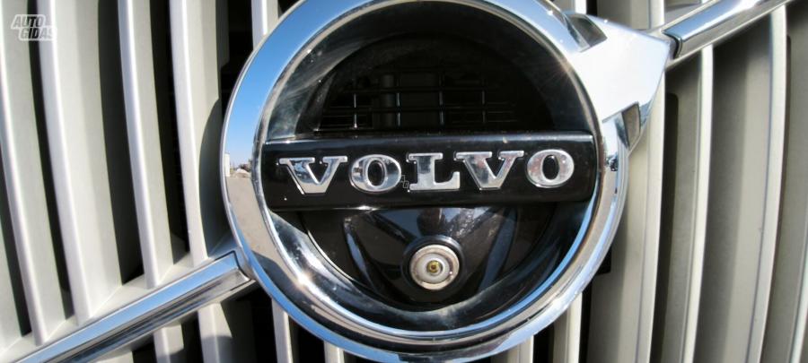 Grey Volvo XC90 2015 in Klaipeda, with an engine capacity of 2.00 L and mileage of 380 thousand km for 18999 €, photo 12 on AUTOMOTO.COM.LV