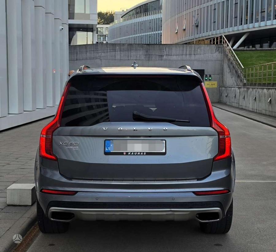 Grey Volvo XC90 2015 in Vilnius, with an engine capacity of 1.97 L and mileage of 300 thousand km for 14600 €, photo 7 on AUTOMOTO.COM.LV