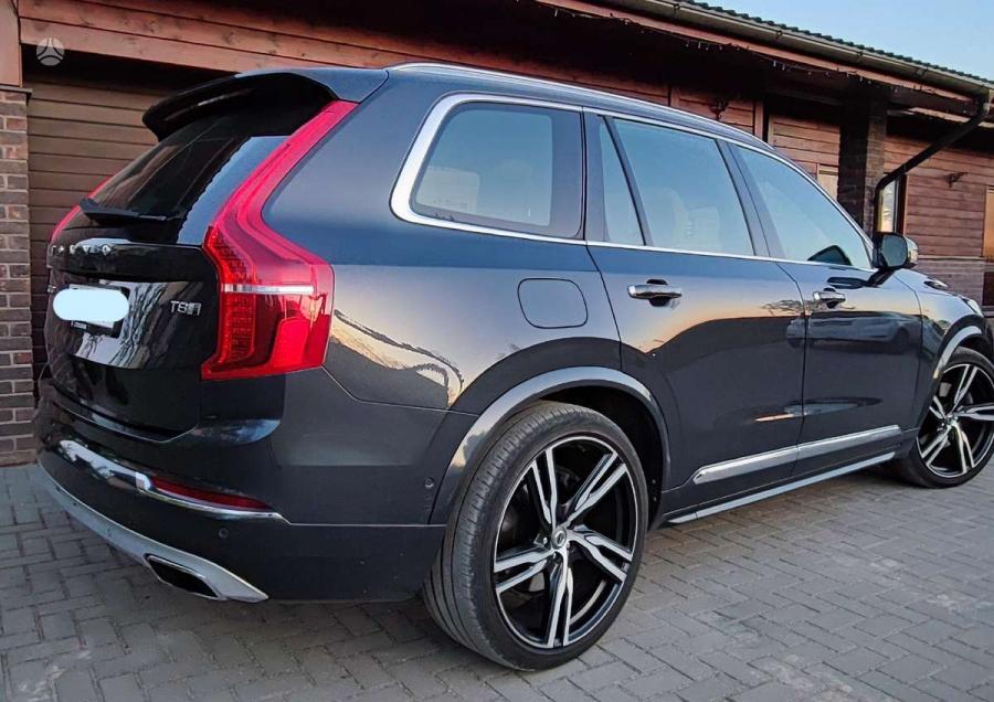 Grey Volvo XC90 2016 in Kaunas, with an engine capacity of 1.97 L and mileage of 350 thousand km for 17900 €, photo 4 on AUTOMOTO.COM.LV