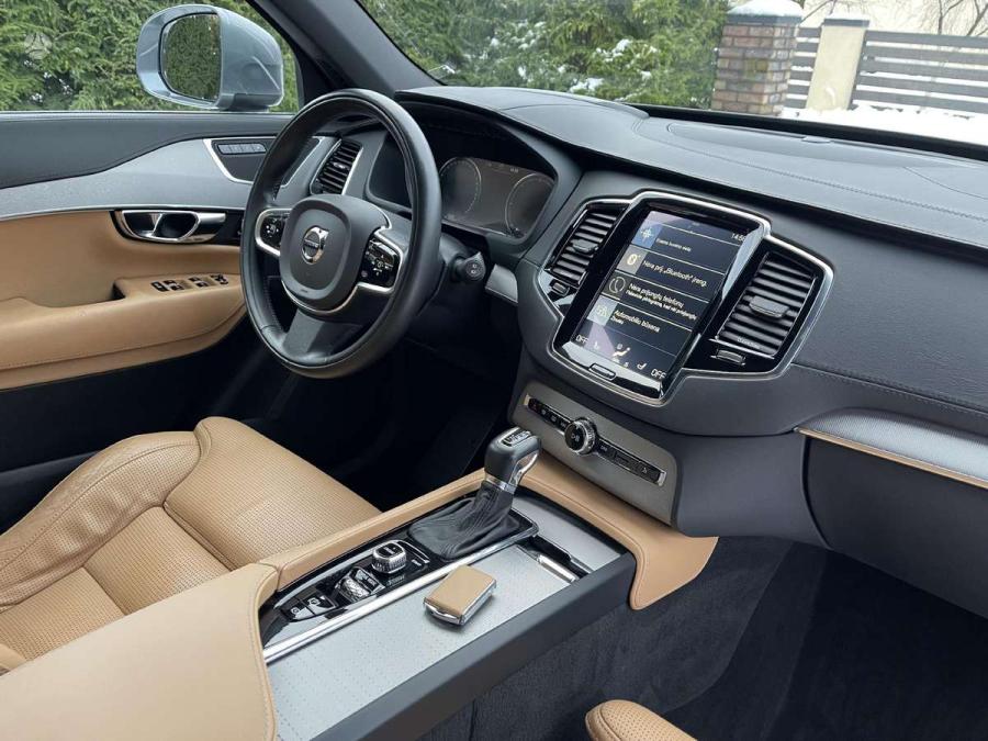 Grey Volvo XC90 2016 in Kaunas, with an engine capacity of 1.97 L and mileage of 130 thousand km for 24900 €, photo 15 on AUTOMOTO.COM.LV