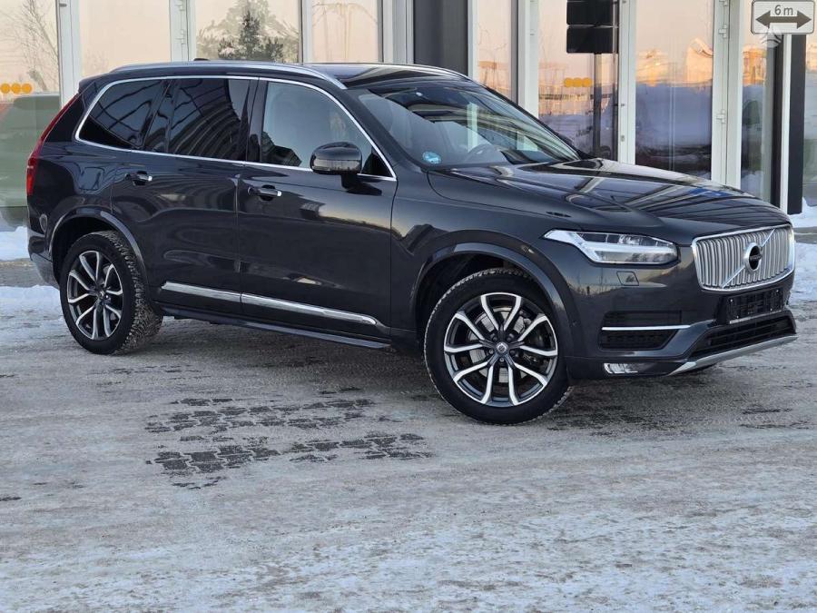 Grey Volvo XC90 2016 in Vilnius, with an engine capacity of 1.97 L and mileage of 280 thousand km for 21650 €, photo 3 on AUTOMOTO.COM.LV