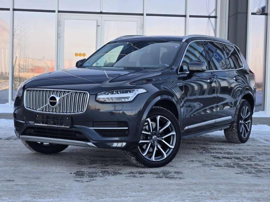 Grey Volvo XC90 2016 in Vilnius, with an engine capacity of 1.97 L and mileage of 280 thousand km for 21650 €, photo 4 on AUTOMOTO.COM.LV