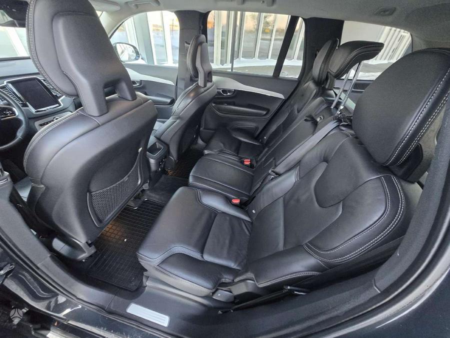 Grey Volvo XC90 2016 in Vilnius, with an engine capacity of 1.97 L and mileage of 280 thousand km for 21650 €, photo 17 on AUTOMOTO.COM.LV