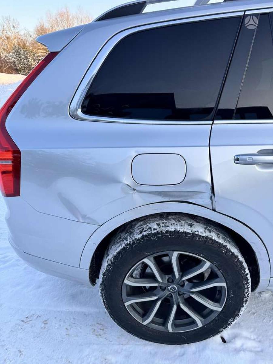 Pelēks Volvo XC90 2016 Kauņa, ar dzinēja tilpumu 1.97 L un nobraukumu 290 tūkst. km par 9999 €, foto 5 vietnē AUTOMOTO.COM.LV