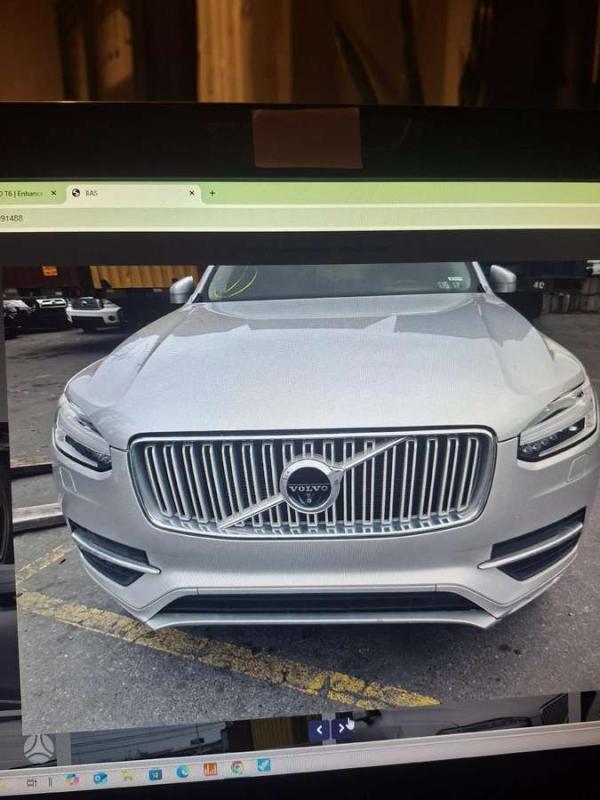Grey Volvo XC90 2016 in Siauliai, with an engine capacity of 1.97 L and mileage of 180 thousand km for 12400 €, photo 1 on AUTOMOTO.COM.LV