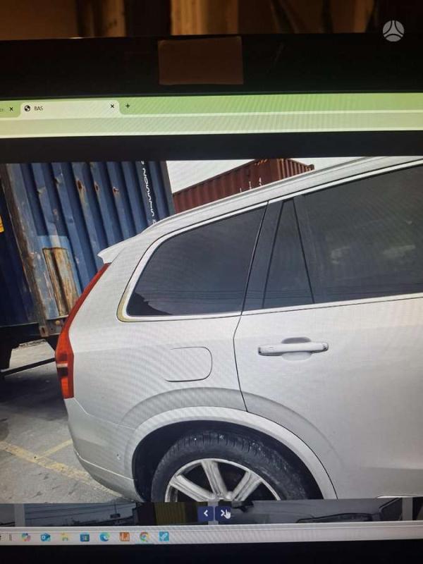 Grey Volvo XC90 2016 in Siauliai, with an engine capacity of 1.97 L and mileage of 180 thousand km for 12400 €, photo 11 on AUTOMOTO.COM.LV