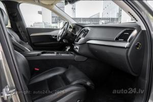 Grey Volvo XC90 2016 in Riga, with an engine capacity of 2.00 L and mileage of 195 thousand km for 23300 €, photo 8 on AUTOMOTO.COM.LV