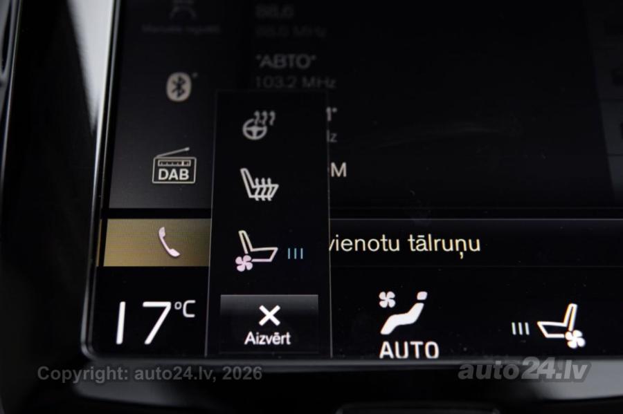 Grey Volvo XC90 2016 in Riga, with an engine capacity of 2.00 L and mileage of 195 thousand km for 23300 €, photo 18 on AUTOMOTO.COM.LV