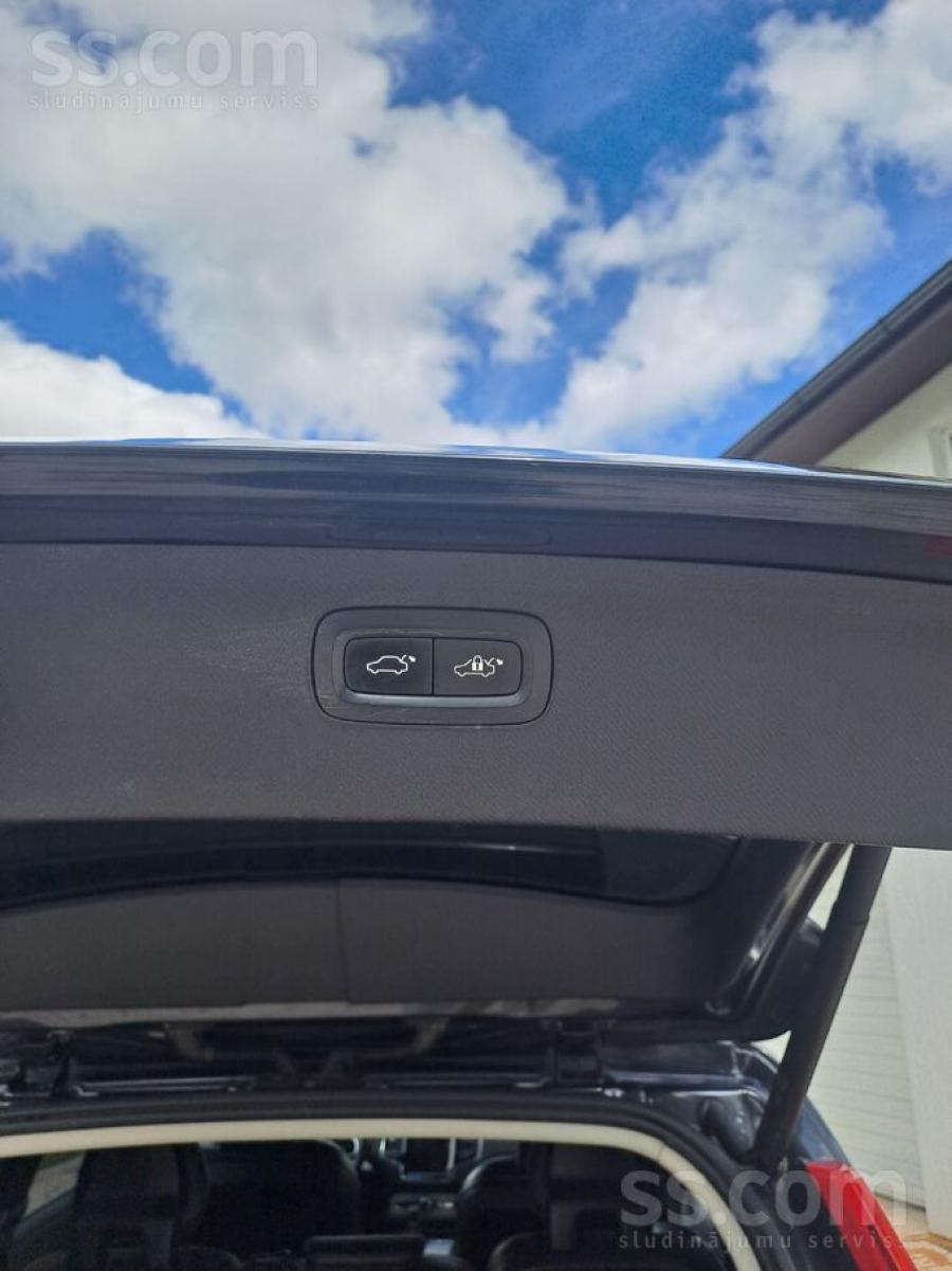 Pelēks Volvo XC90 2016 Tukums, ar dzinēja tilpumu 2.00 L un nobraukumu 263 tūkst. km par 18900 €, foto 8 vietnē AUTOMOTO.COM.LV