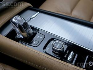 Pelēks Volvo XC90 2016 Rīga, ar dzinēja tilpumu 2.00 L un nobraukumu 273 tūkst. km par 18490 €, foto 14 vietnē AUTOMOTO.COM.LV