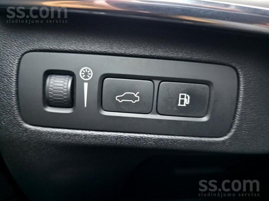Pelēks Volvo XC90 2016 Rīga, ar dzinēja tilpumu 2.00 L un nobraukumu 273 tūkst. km par 18490 €, foto 32 vietnē AUTOMOTO.COM.LV