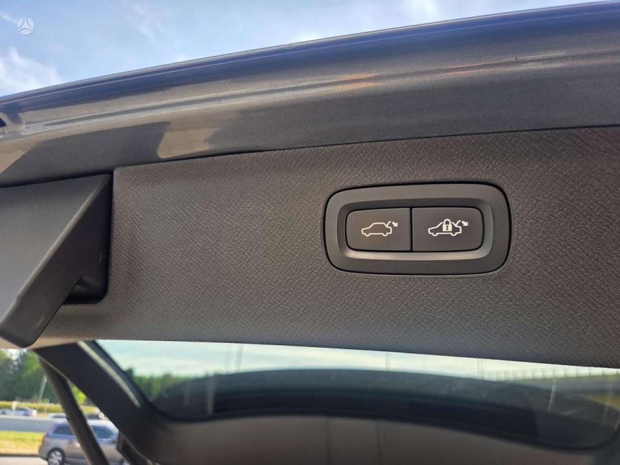 Pelēks Volvo XC90 2016 Klaipėda, ar dzinēja tilpumu 1.97 L un nobraukumu 180 tūkst. km par 27950 €, foto 19 vietnē AUTOMOTO.COM.LV