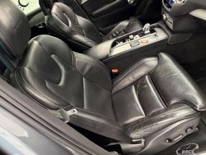 Grey Volvo XC90 2016 in Vilnius, with an engine capacity of 1.97 L and mileage of 315 thousand km for 17900 €, photo 7 on AUTOMOTO.COM.LV
