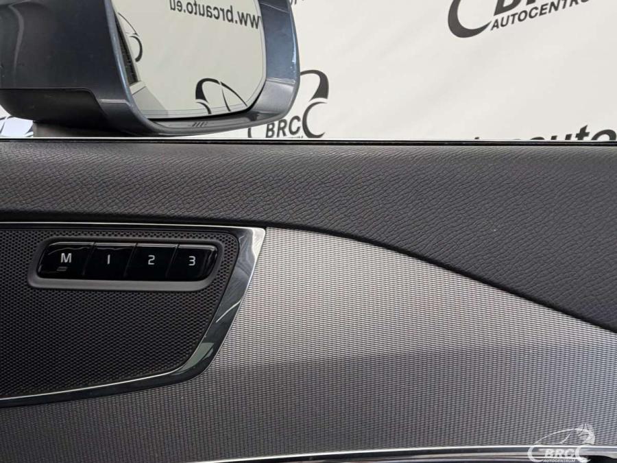 Grey Volvo XC90 2016 in Vilnius, with an engine capacity of 1.97 L and mileage of 315 thousand km for 17900 €, photo 12 on AUTOMOTO.COM.LV