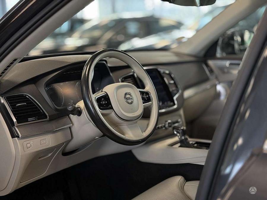 Grey Volvo XC90 2016 in Klaipeda, with an engine capacity of 2.00 L and mileage of 251 thousand km for 23500 €, photo 14 on AUTOMOTO.COM.LV