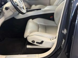 Grey Volvo XC90 2016 in Klaipeda, with an engine capacity of 2.00 L and mileage of 251 thousand km for 23500 €, photo 31 on AUTOMOTO.COM.LV