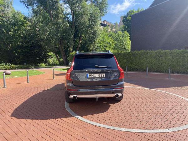 Grey Volvo XC90 2016 in Vilnius, with an engine capacity of 1.97 L and mileage of 250 thousand km for 16600 €, photo 4 on AUTOMOTO.COM.LV