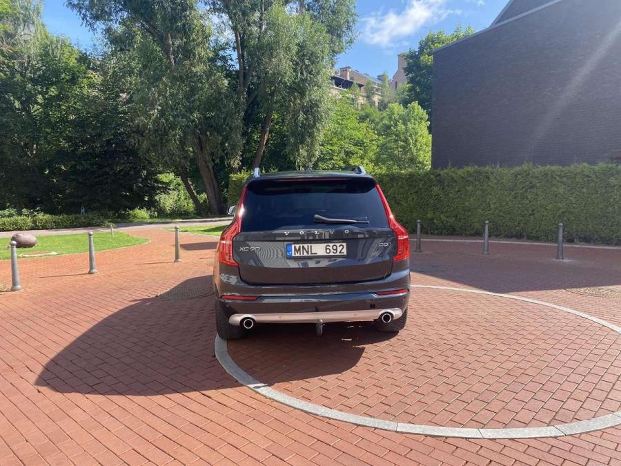 Grey Volvo XC90 2016 in Vilnius, with an engine capacity of 1.97 L and mileage of 250 thousand km for 16600 €, photo 5 on AUTOMOTO.COM.LV