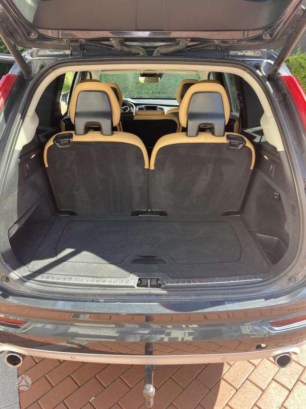 Grey Volvo XC90 2016 in Vilnius, with an engine capacity of 1.97 L and mileage of 250 thousand km for 16600 €, photo 8 on AUTOMOTO.COM.LV