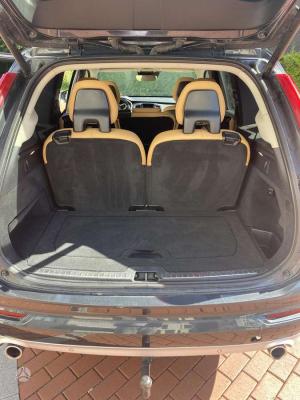 Grey Volvo XC90 2016 in Vilnius, with an engine capacity of 1.97 L and mileage of 250 thousand km for 16600 €, photo 9 on AUTOMOTO.COM.LV