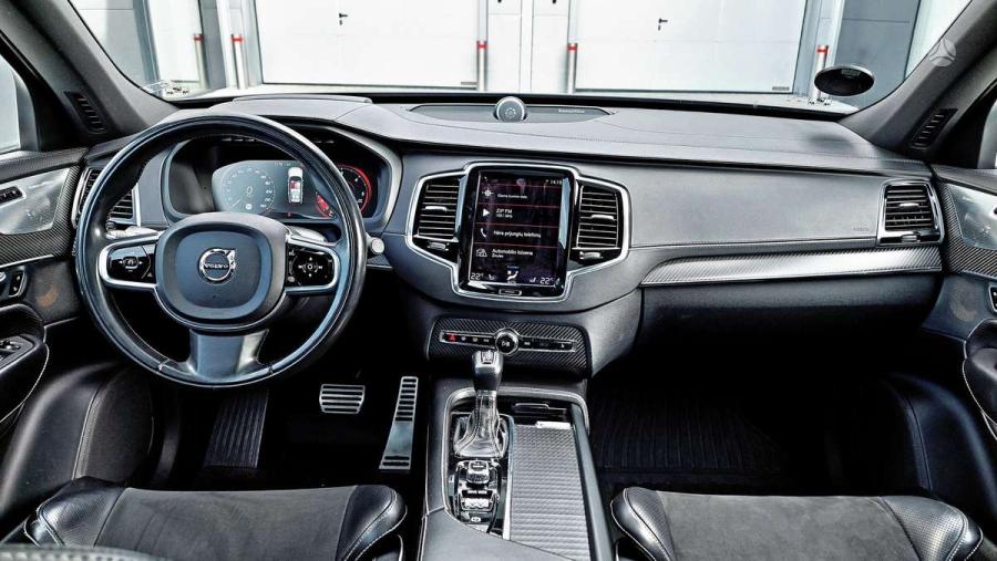 Grey Volvo XC90 2016 in Vilnius, with an engine capacity of 1.97 L and mileage of 245 thousand km for 20990 €, photo 18 on AUTOMOTO.COM.LV