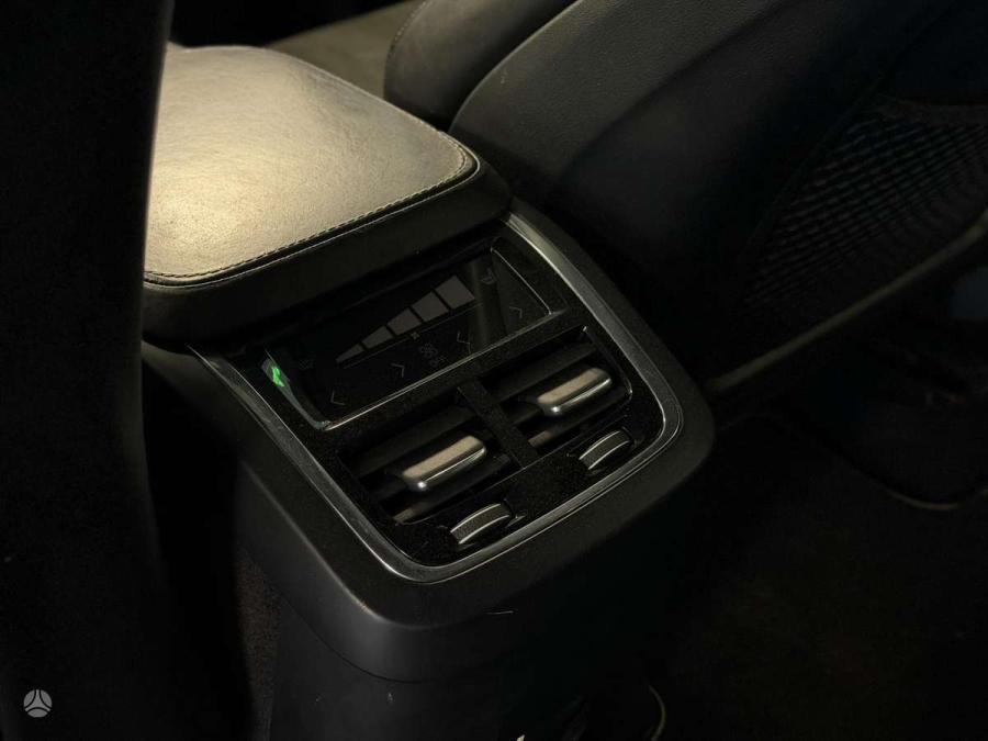 Pelēks Volvo XC90 2016 Klaipėda, ar dzinēja tilpumu 1.97 L un nobraukumu 197 tūkst. km par 21450 €, foto 21 vietnē AUTOMOTO.COM.LV