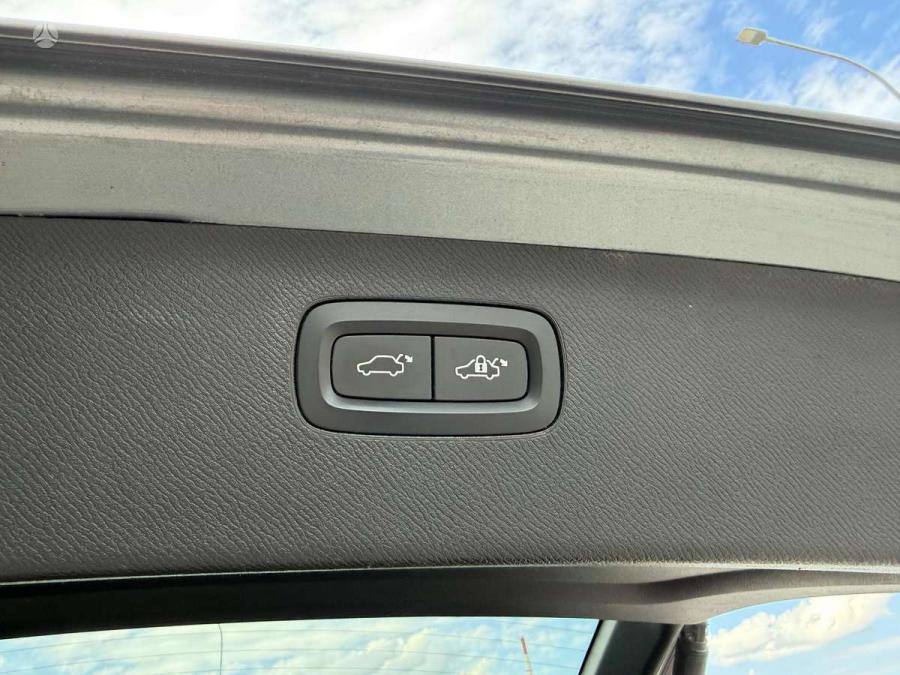 Pelēks Volvo XC90 2016 Viļņa, ar dzinēja tilpumu 1.97 L un nobraukumu 150 tūkst. km par 20800 €, foto 27 vietnē AUTOMOTO.COM.LV