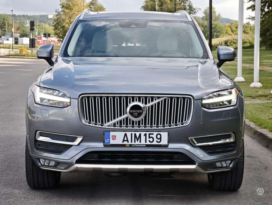 Grey Volvo XC90 2016 in Vilnius, with an engine capacity of 1.97 L and mileage of 172 thousand km for 18800 €, photo 3 on AUTOMOTO.COM.LV