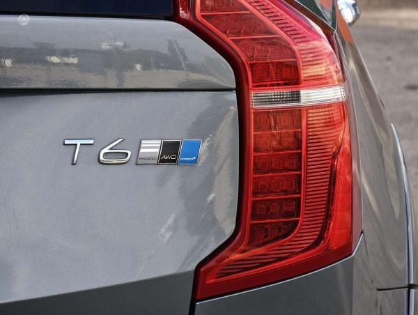 Grey Volvo XC90 2016 in Vilnius, with an engine capacity of 1.97 L and mileage of 172 thousand km for 18800 €, photo 11 on AUTOMOTO.COM.LV