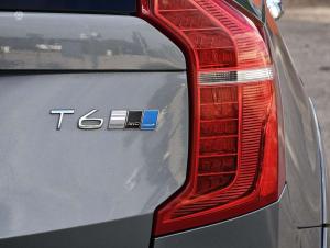 Grey Volvo XC90 2016 in Vilnius, with an engine capacity of 1.97 L and mileage of 172 thousand km for 18800 €, photo 11 on AUTOMOTO.COM.LV