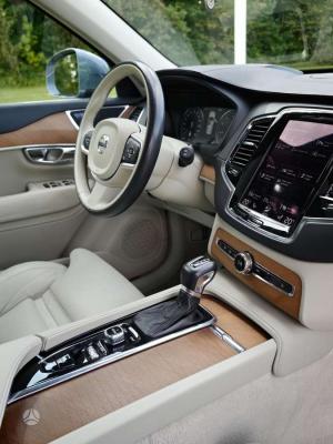 Grey Volvo XC90 2016 in Vilnius, with an engine capacity of 1.97 L and mileage of 172 thousand km for 18800 €, photo 16 on AUTOMOTO.COM.LV