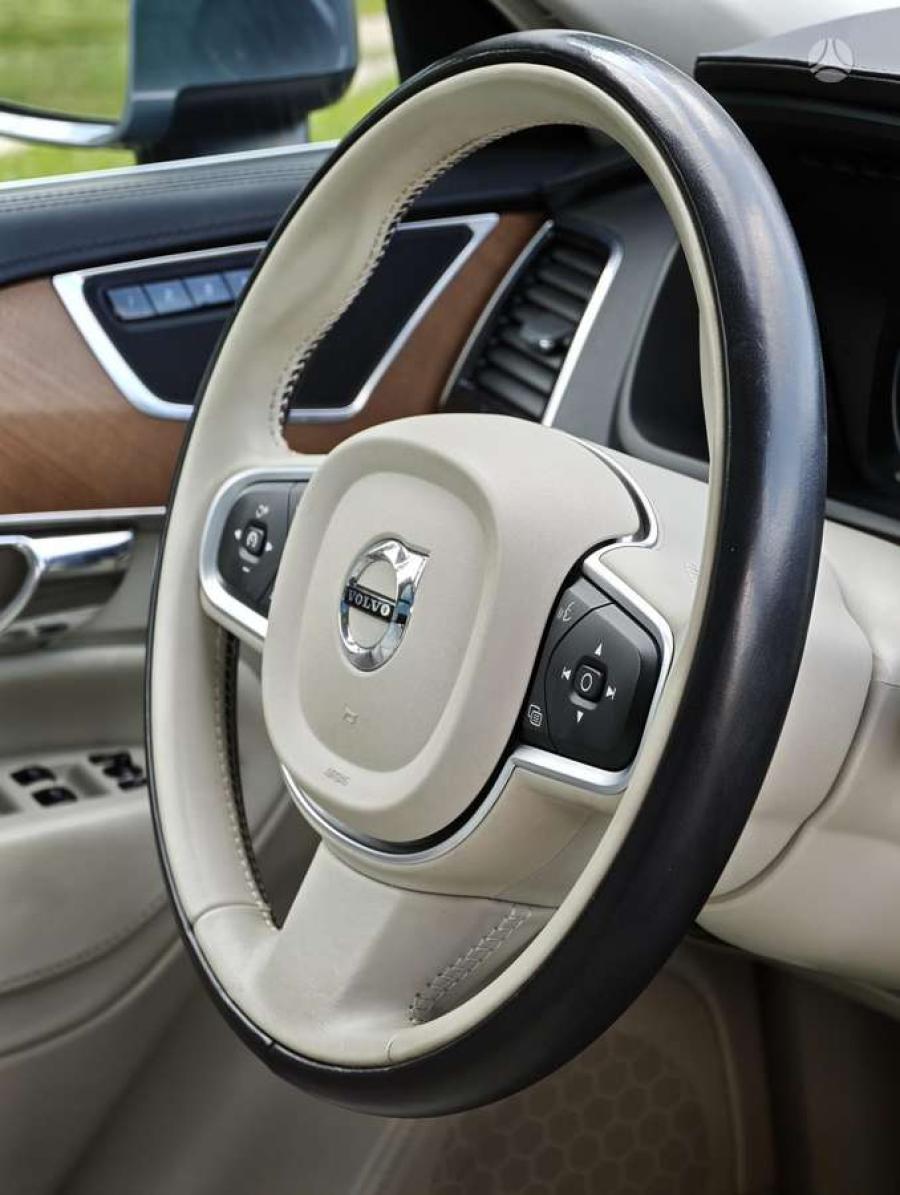 Grey Volvo XC90 2016 in Vilnius, with an engine capacity of 1.97 L and mileage of 172 thousand km for 18800 €, photo 17 on AUTOMOTO.COM.LV