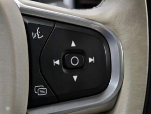 Grey Volvo XC90 2016 in Vilnius, with an engine capacity of 1.97 L and mileage of 172 thousand km for 18800 €, photo 19 on AUTOMOTO.COM.LV