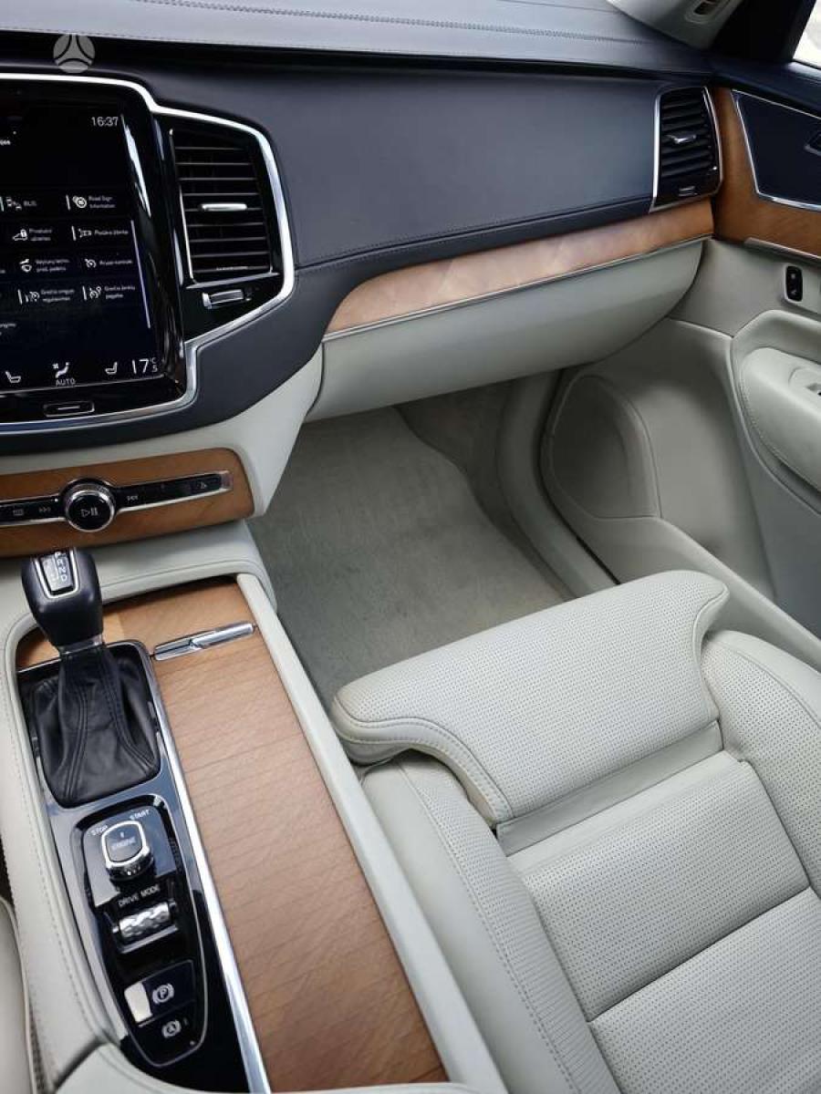 Grey Volvo XC90 2016 in Vilnius, with an engine capacity of 1.97 L and mileage of 172 thousand km for 18800 €, photo 22 on AUTOMOTO.COM.LV