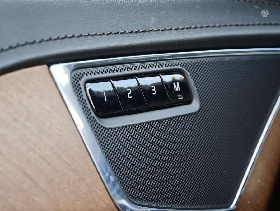 Grey Volvo XC90 2016 in Vilnius, with an engine capacity of 1.97 L and mileage of 172 thousand km for 18800 €, photo 30 on AUTOMOTO.COM.LV