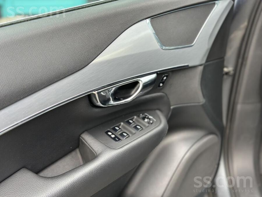 Grey Volvo XC90 2016 in Riga, with an engine capacity of 2.00 L and mileage of 177 thousand km for 20000 €, photo 13 on AUTOMOTO.COM.LV