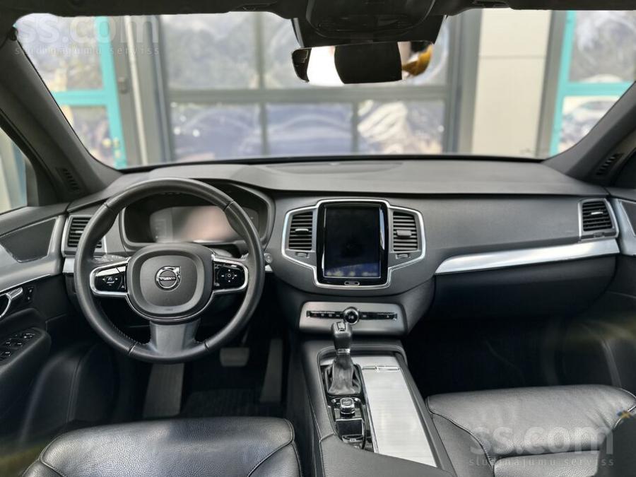 Grey Volvo XC90 2016 in Riga, with an engine capacity of 2.00 L and mileage of 177 thousand km for 20000 €, photo 18 on AUTOMOTO.COM.LV