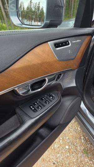 Pelēks Volvo XC90 2016 Gulbene, ar dzinēja tilpumu 2.00 L un nobraukumu 256 tūkst. km par 20500 €, foto 10 vietnē AUTOMOTO.COM.LV