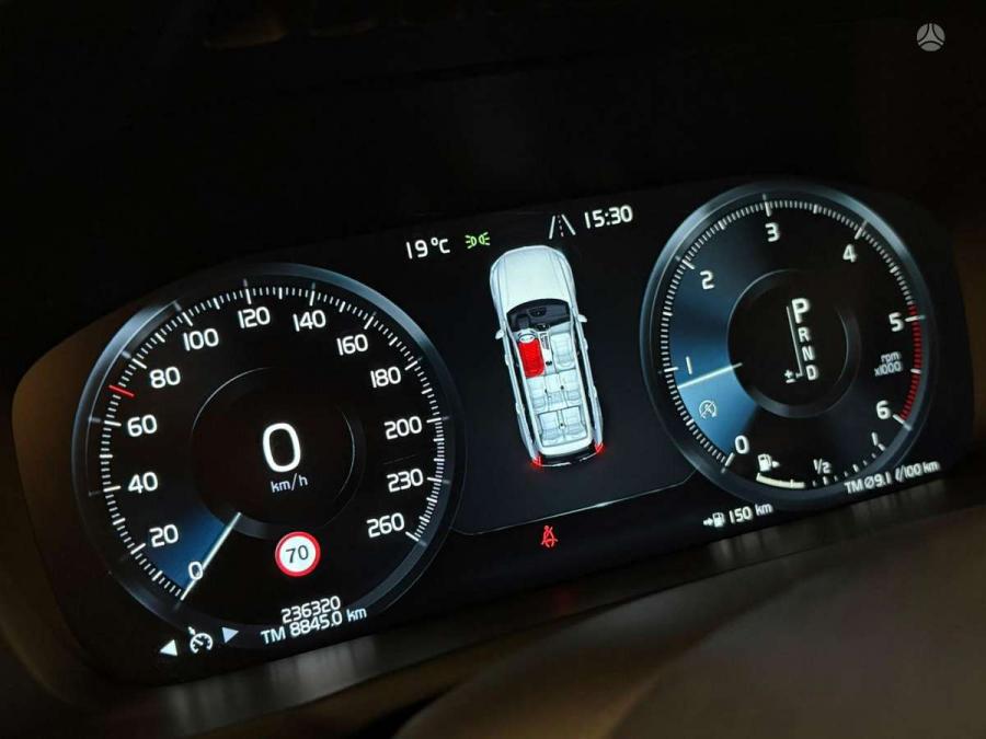 Pelēks Volvo XC90 2016 Marijampole, ar dzinēja tilpumu 1.97 L un nobraukumu 236 tūkst. km par 19950 €, foto 30 vietnē AUTOMOTO.COM.LV