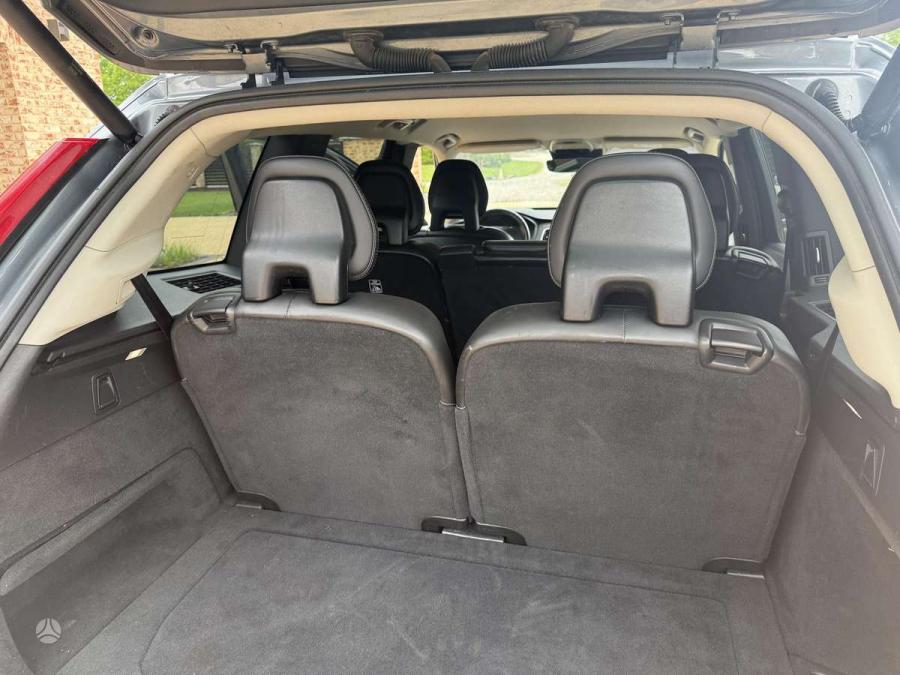 Pelēks Volvo XC90 2016 Marijampole, ar dzinēja tilpumu 2.00 L un nobraukumu 309 tūkst. km par 16495 €, foto 15 vietnē AUTOMOTO.COM.LV
