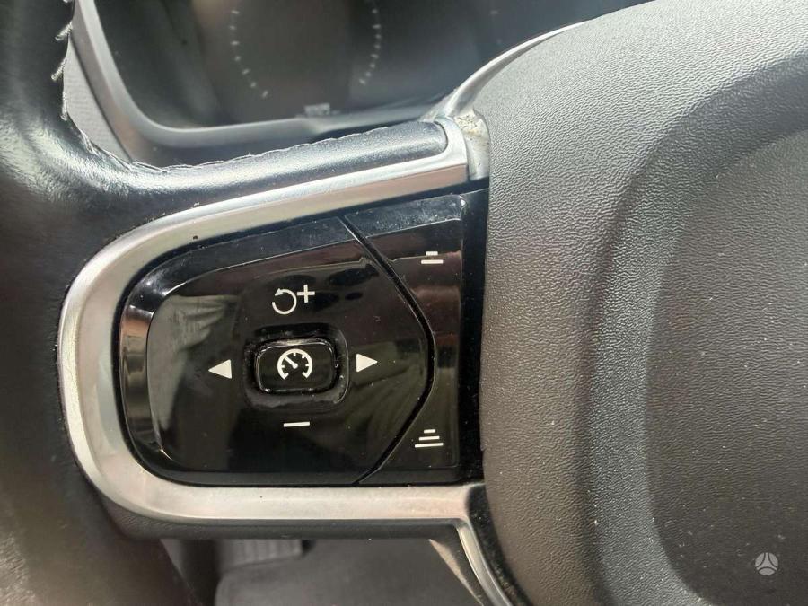 Pelēks Volvo XC90 2016 Marijampole, ar dzinēja tilpumu 2.00 L un nobraukumu 309 tūkst. km par 16495 €, foto 18 vietnē AUTOMOTO.COM.LV