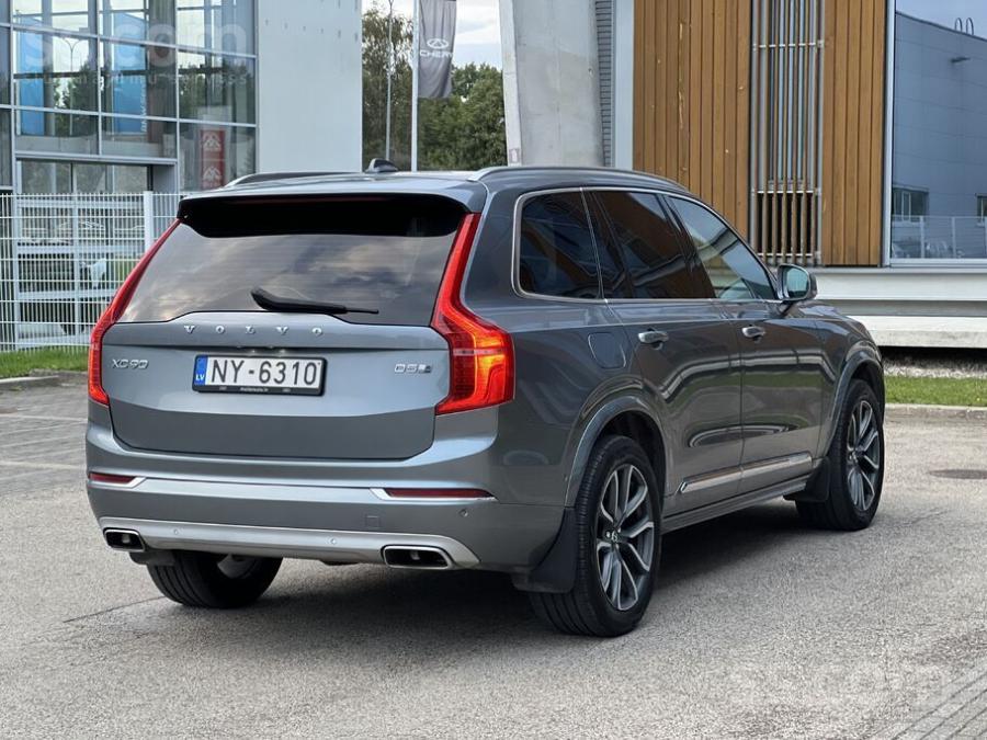 Grey Volvo XC90 2016 in Riga, with an engine capacity of 2.00 L and mileage of 289 thousand km for 16490 €, photo 3 on AUTOMOTO.COM.LV