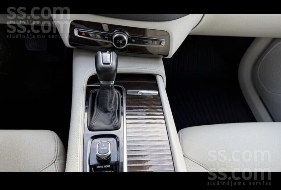 Grey Volvo XC90 2016 in Riga, with an engine capacity of 2.00 L and mileage of 272 thousand km for 17700 €, photo 24 on AUTOMOTO.COM.LV