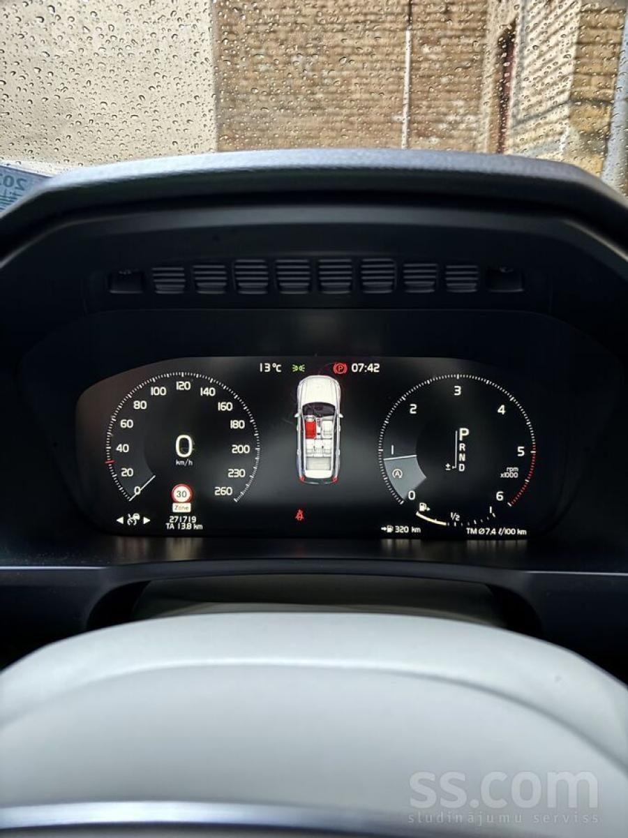 Grey Volvo XC90 2016 in Riga, with an engine capacity of 2.00 L and mileage of 272 thousand km for 17700 €, photo 25 on AUTOMOTO.COM.LV