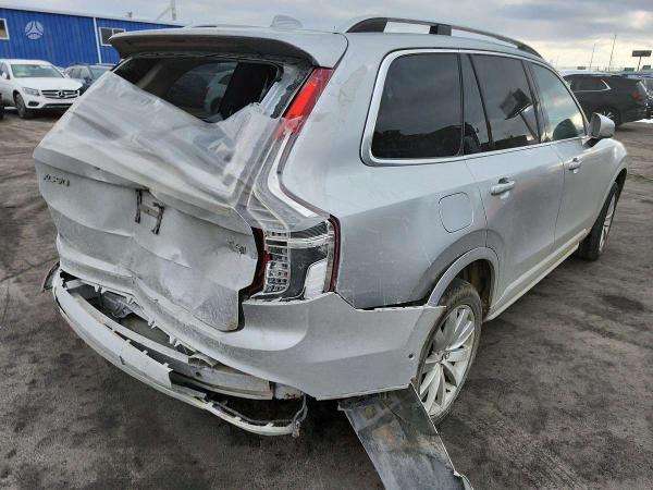 Pelēks Volvo XC90 2017 Viļņa, ar dzinēja tilpumu 1.97 L un nobraukumu 165 tūkst. km par 10400 €, foto 9 vietnē AUTOMOTO.COM.LV