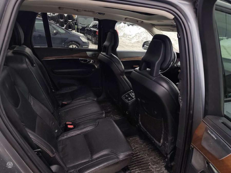 Pelēks Volvo XC90 2017 Viļņa, ar dzinēja tilpumu 1.97 L un nobraukumu 144 tūkst. km par 26500 €, foto 19 vietnē AUTOMOTO.COM.LV