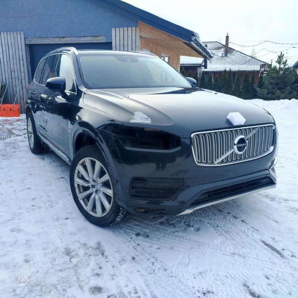 Pelēks Volvo XC90 2017 Alīta, ar dzinēja tilpumu 1.97 L un nobraukumu 141 tūkst. km par 14254 €, foto 1 vietnē AUTOMOTO.COM.LV